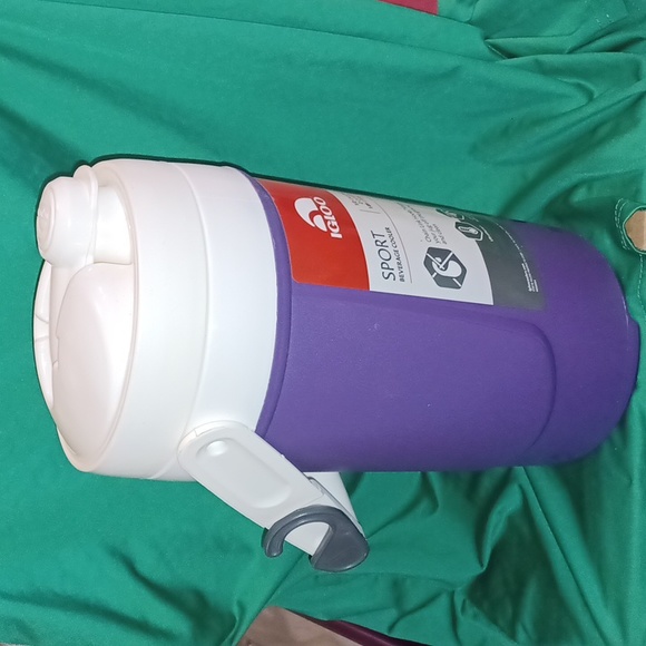Igloo | Dining | Igloo 2 Gallon Purple Cooler 112323b | Poshmark